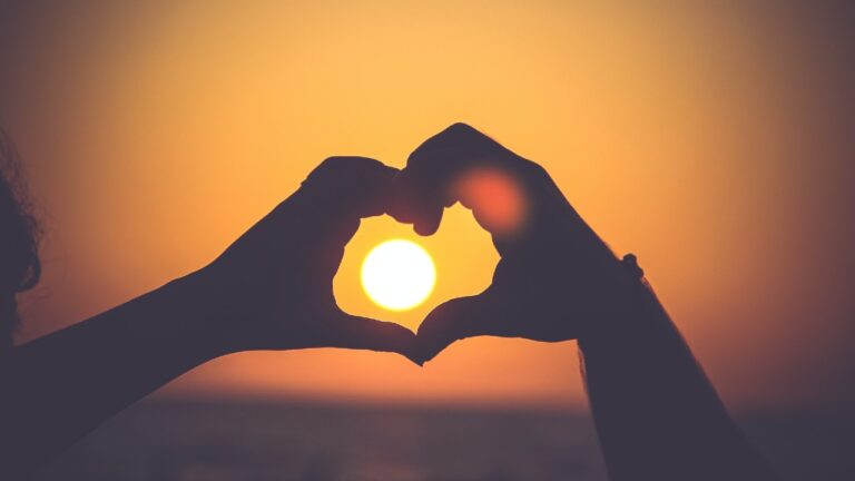 18 Powerful Characteristics of True Love – True Love Tips