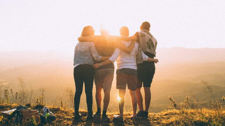 14 Ways to Love Your Friends and Keep Them – True Love Tips